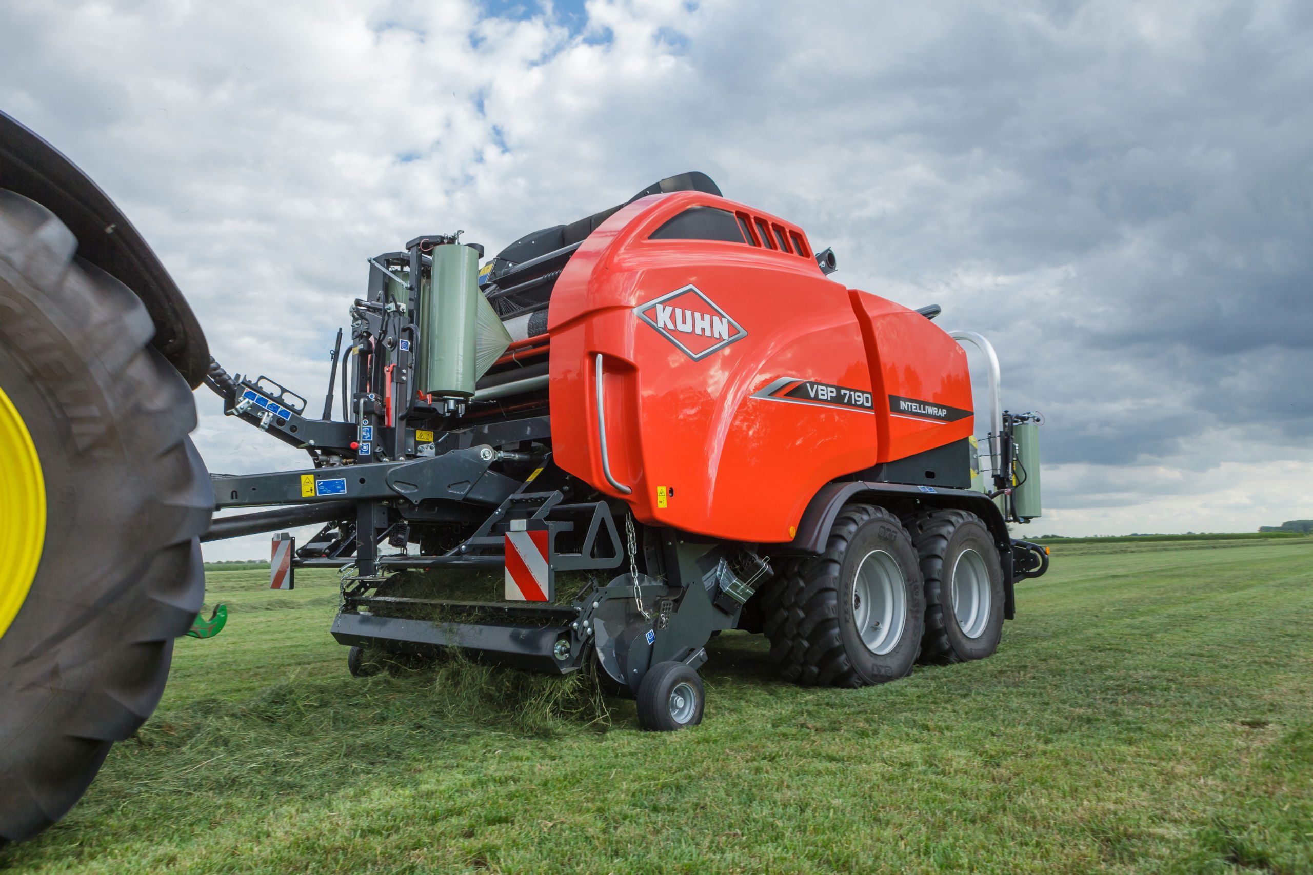 Kombipresse variabelkammer Kuhn VBP 7100-serie - Akershus Traktor